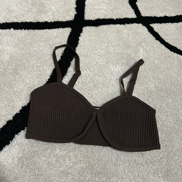 Aritzia | Tops | Sculpt Knit Bra Top | Poshmark